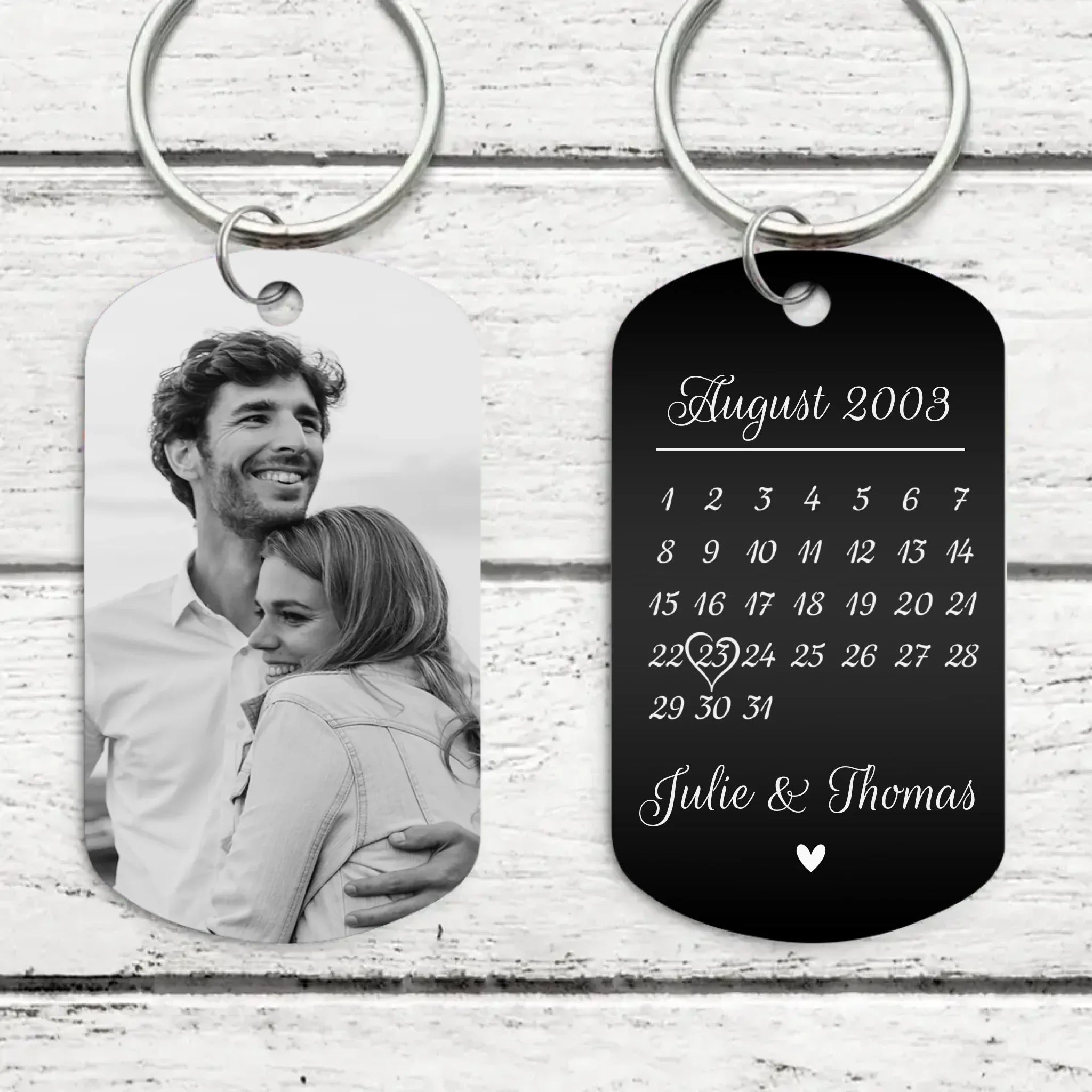 Our day - Personalized keychain for couples (Engraved - Black/White ...